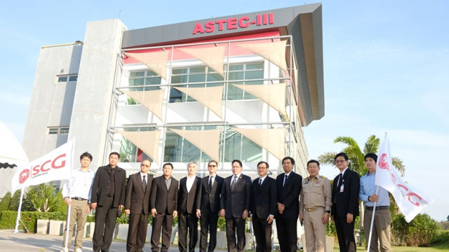 รัฐมนตรีกระทรวงอุตสาหกรรมเยี่ยมชมนวัตกรรมและเทคโนโลยี ที่ศูนย์วิจัย ...